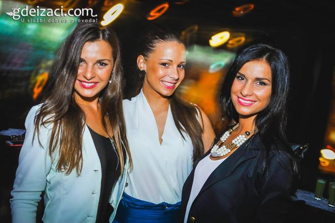 Jedinstveno u gradu - kafe bar restoran Izlog za dnevnu uživanciju ...